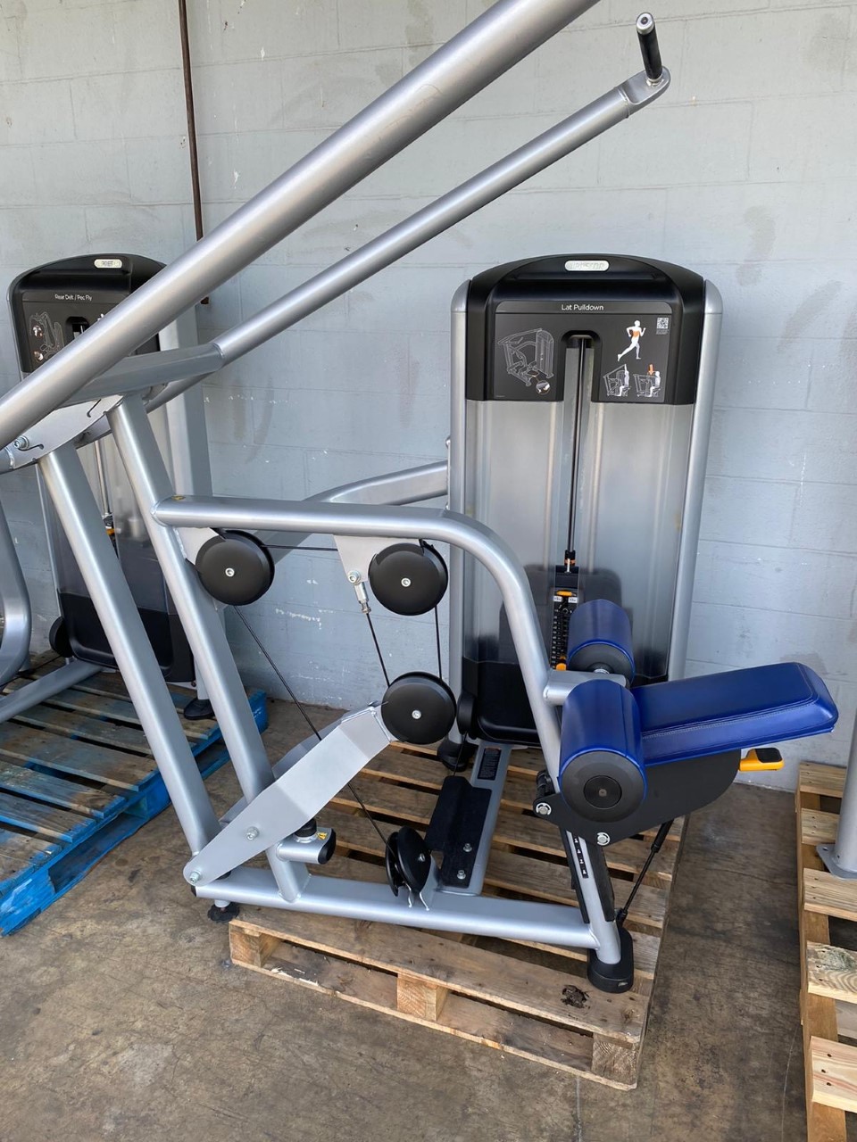 Buy Precor Discovery 13 Unit Total Body Strength Circuit - Newest ...