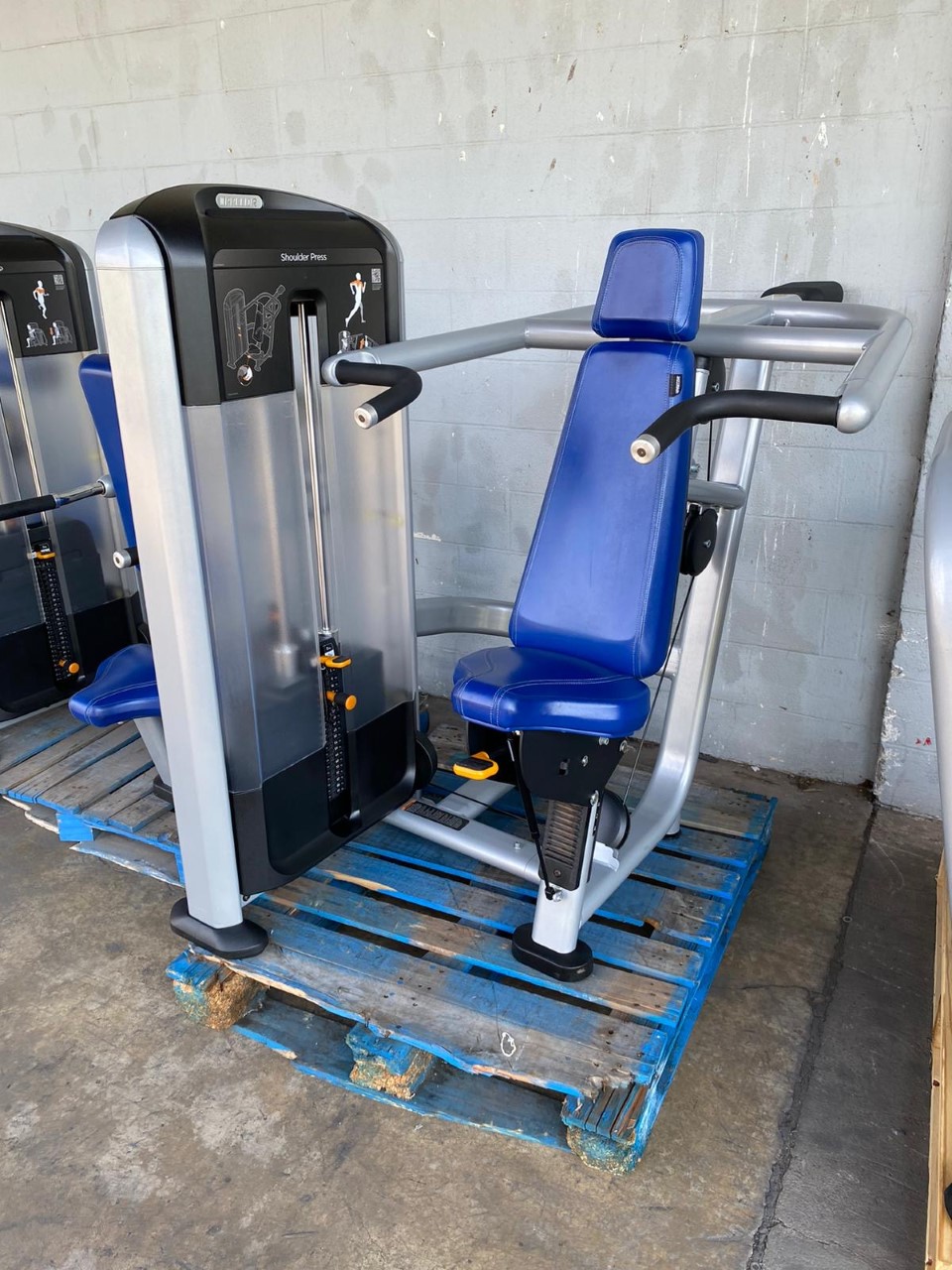 Buy Precor Discovery 13 Unit Total Body Strength Circuit - Newest ...
