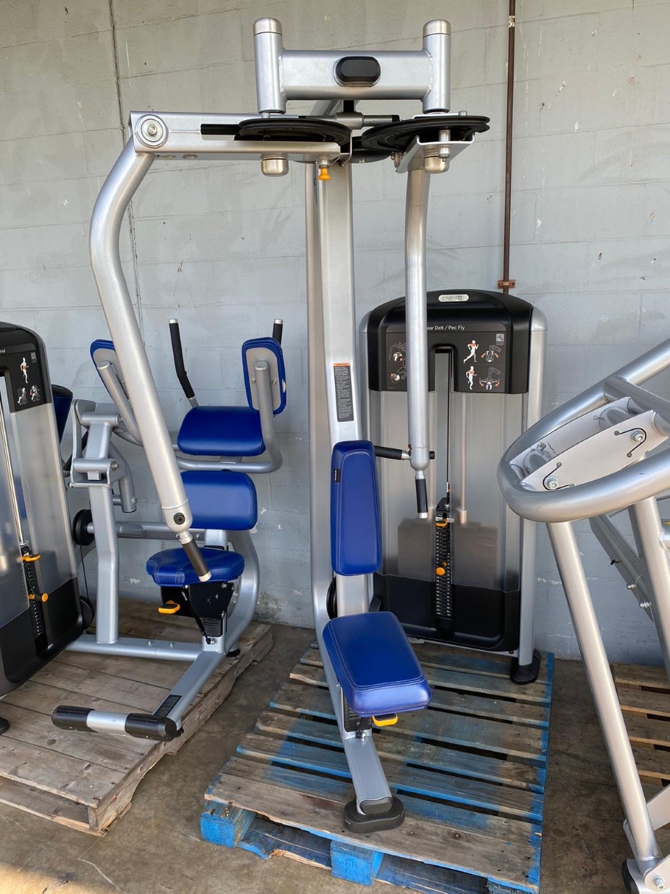 Buy Precor Discovery 13 Unit Total Body Strength Circuit - Newest ...