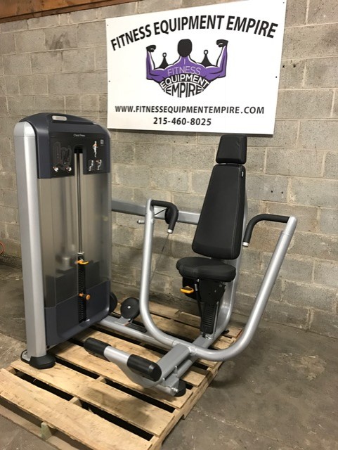 Buy Precor Discovery Seated Chest Press w/Spotter - Current & Latest ...