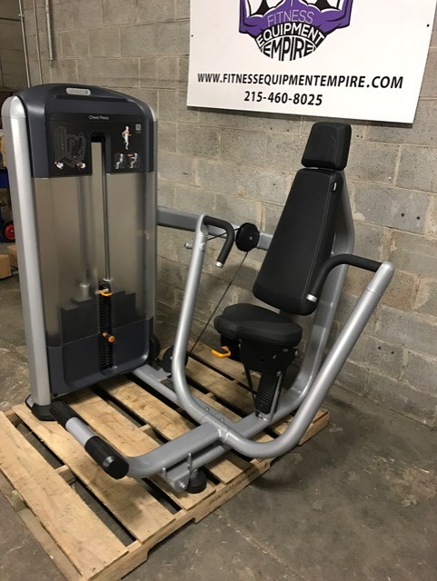 Buy Precor Discovery Seated Chest Press w/Spotter - Current & Latest ...