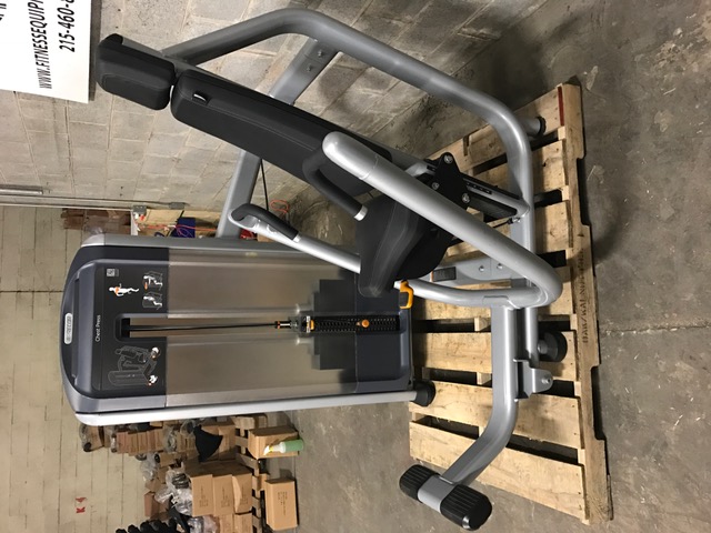 Buy Precor Discovery Seated Chest Press w/Spotter - Current & Latest ...