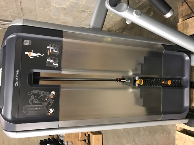 Buy Precor Discovery Seated Chest Press w/Spotter - Current & Latest ...