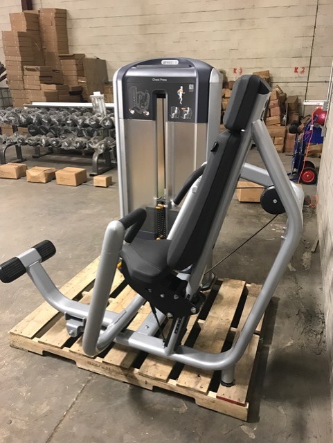 Buy Precor Discovery Seated Chest Press w/Spotter - Current & Latest ...