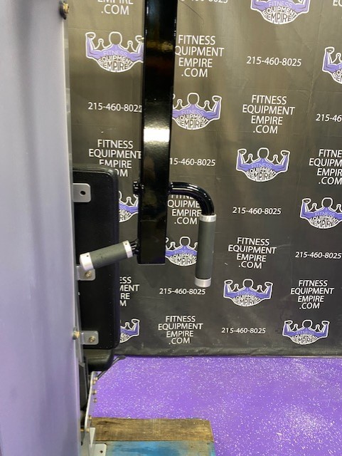 Buy Hammer Strength Select Pec Fly & Rear Delt w/300 lb. Stack Online ...