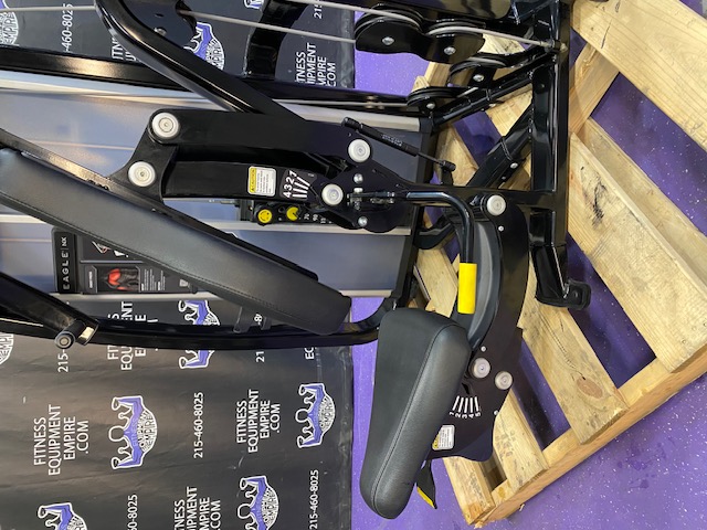 Buy Cybex Eagle NX Bilateral Chest Press w / 300 Lb Stack - DEMO Online ...